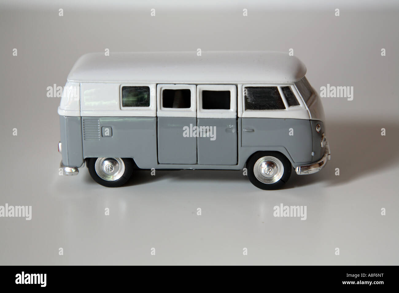 Classic camper hi-res stock photography and images - Alamy