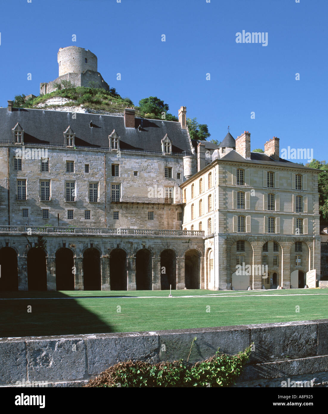 Chateau de la roche guyon hi-res stock photography and images - Alamy