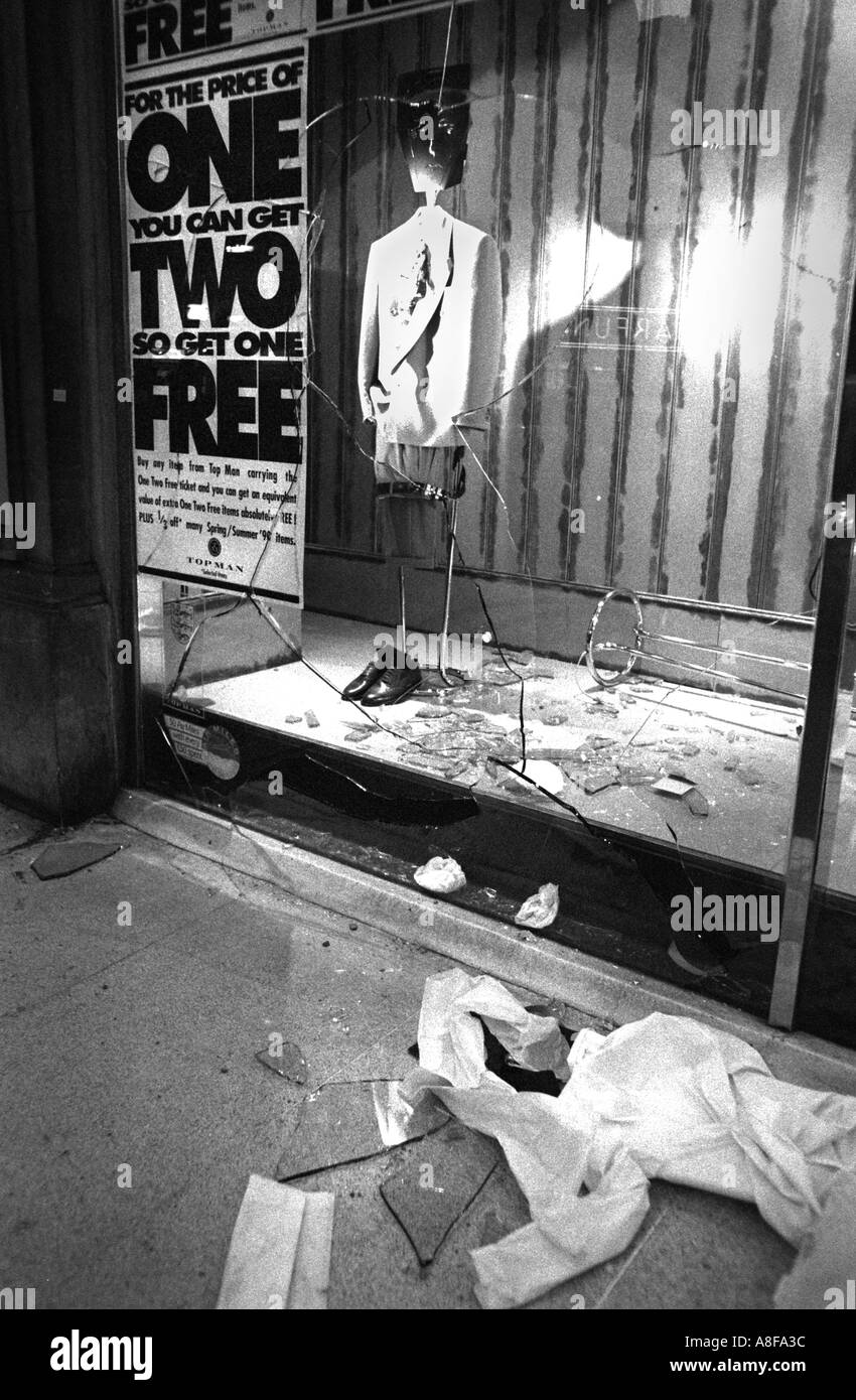 looting at the poll tax riot in London 1990 Stock Photo - Alamy