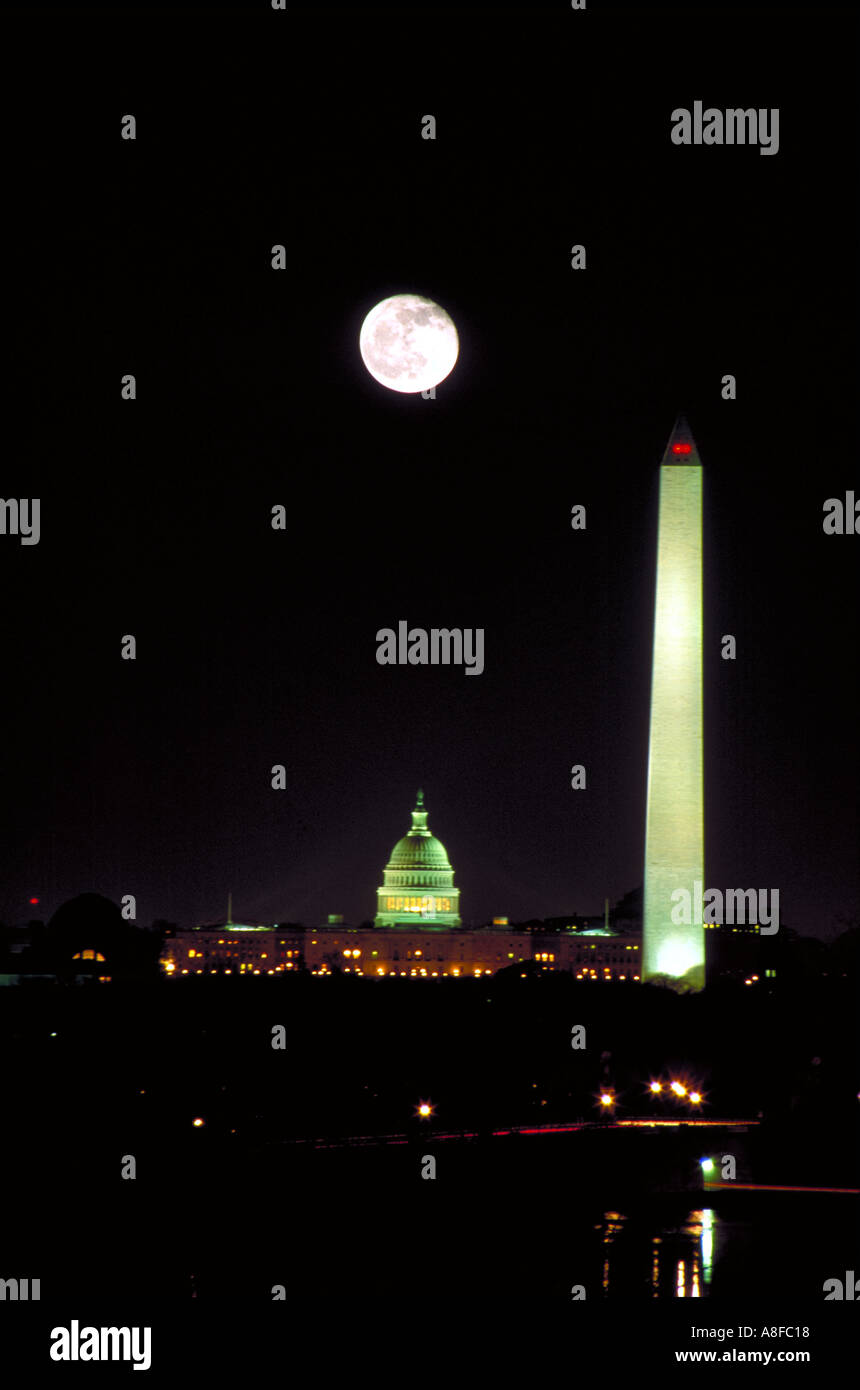 Moon over dc hi-res stock photography and images - Alamy