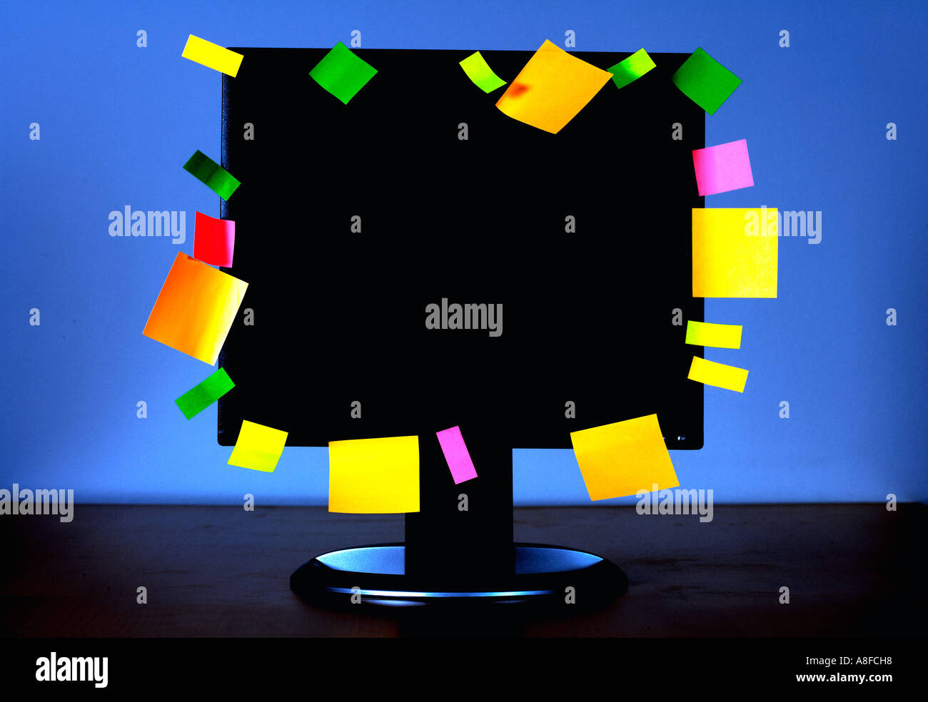 Postit notes screen hi-res stock photography and images - Alamy