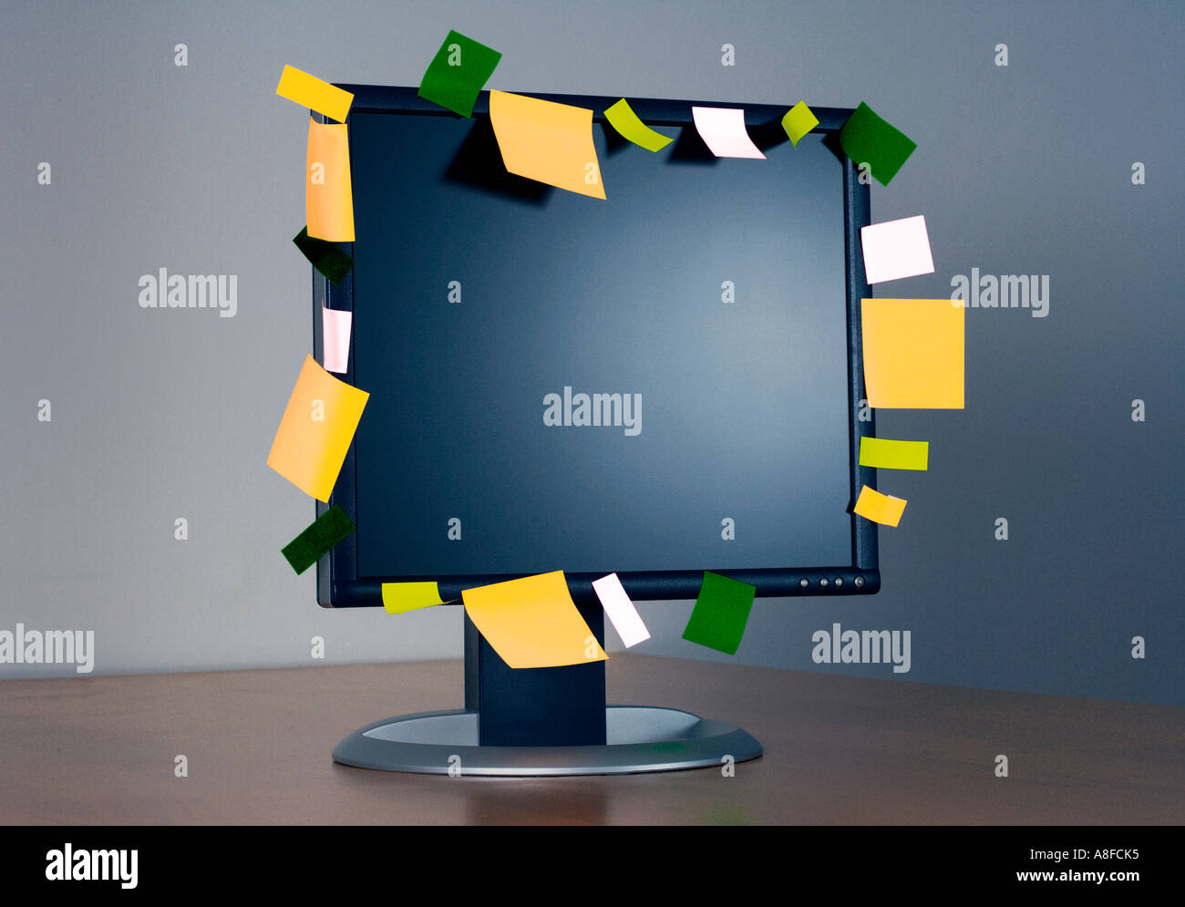 Postit notes screen hi-res stock photography and images - Alamy