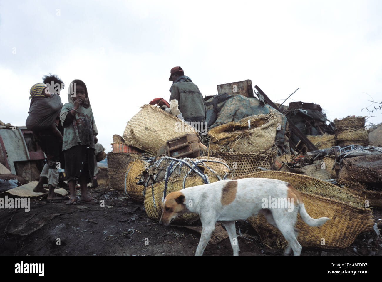 Garbage dump antananarivo madagascar hi-res stock photography and ...