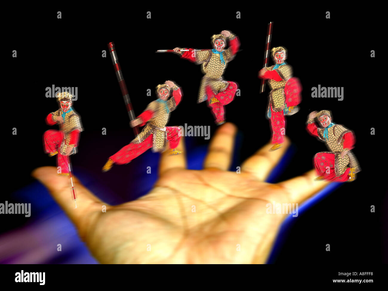 Traditional chinese figures hi-res stock photography and images - Alamy