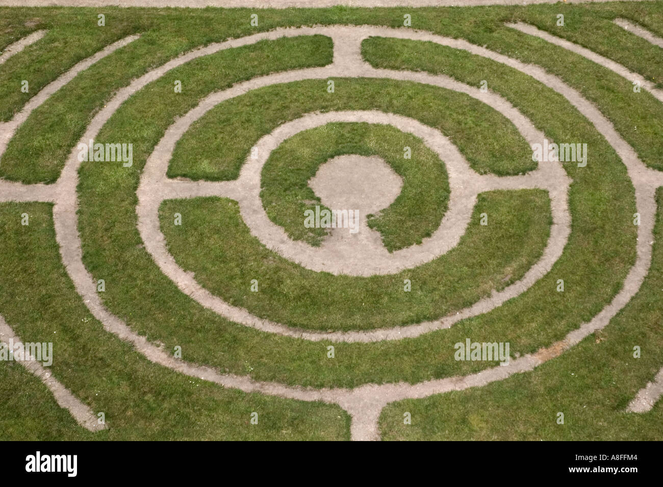 Garden Maze at the rear of Chartres Cathedral in France Stock Photo - Alamy