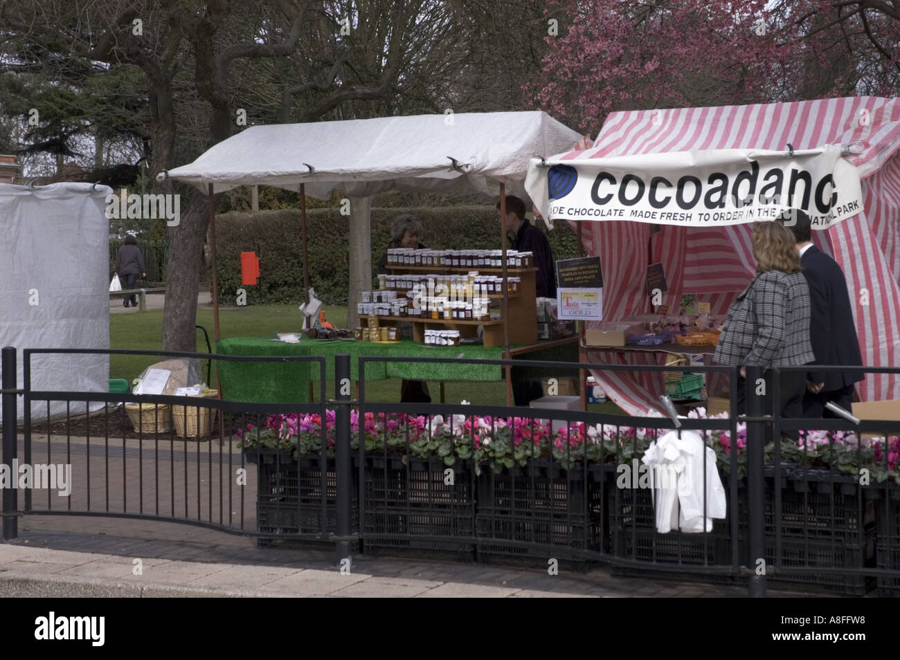 stall in a farmers market Stock Photo - Alamy