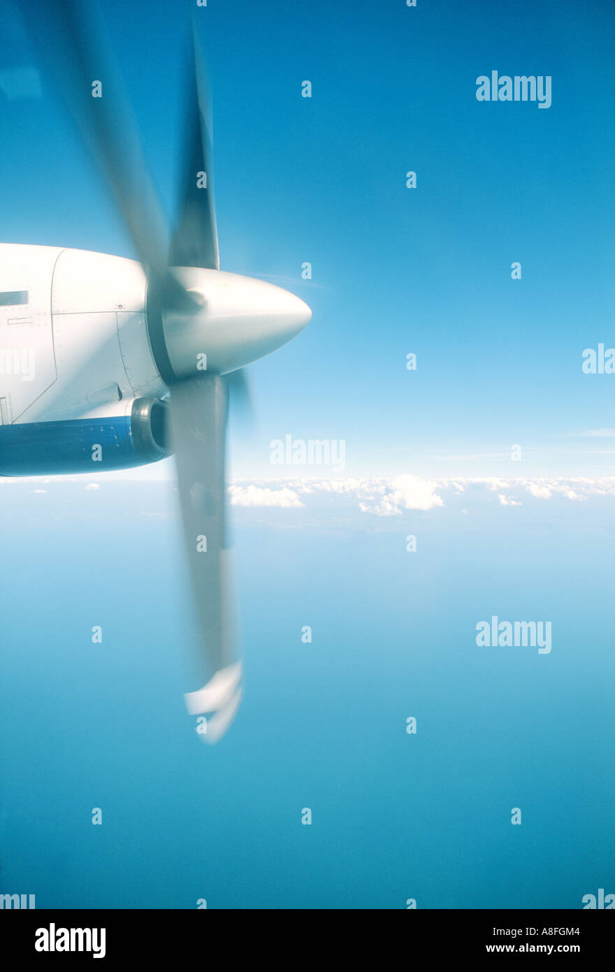 Propeller driven aeroplane hi-res stock photography and images - Alamy