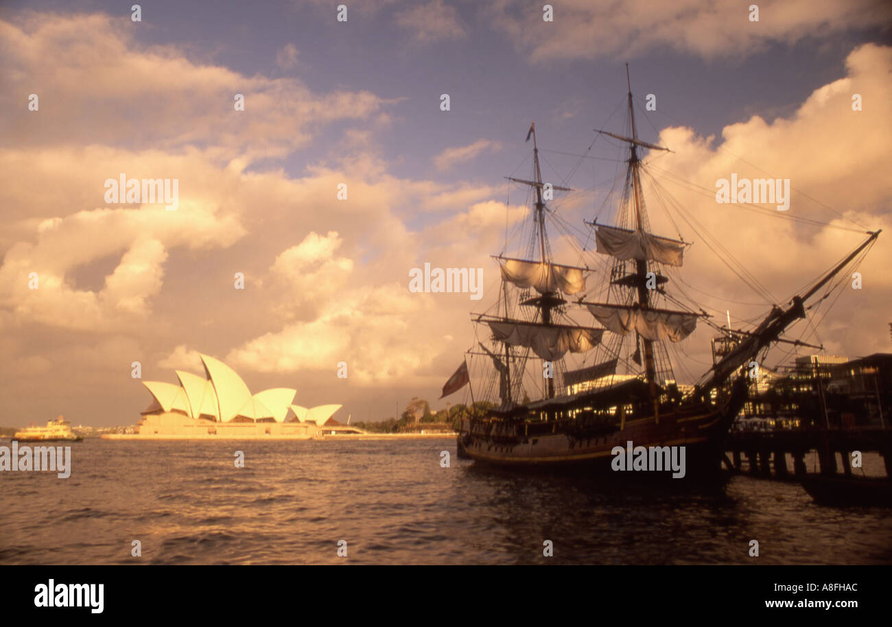 Circular Quay and Harbour Circular Quay Sydney with Opera House in ...