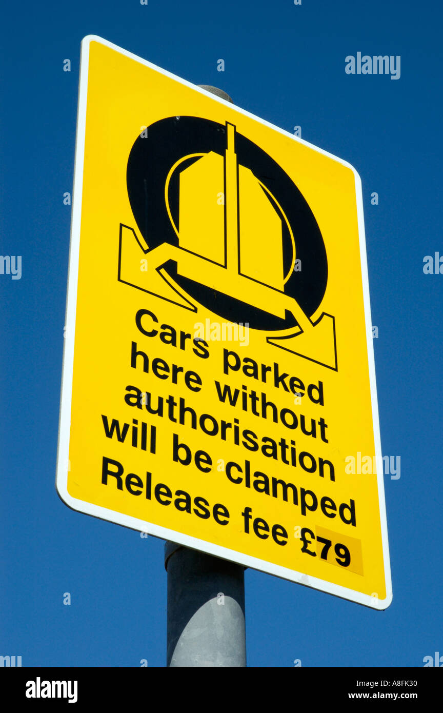 Clamped wheel sign hi-res stock photography and images - Alamy