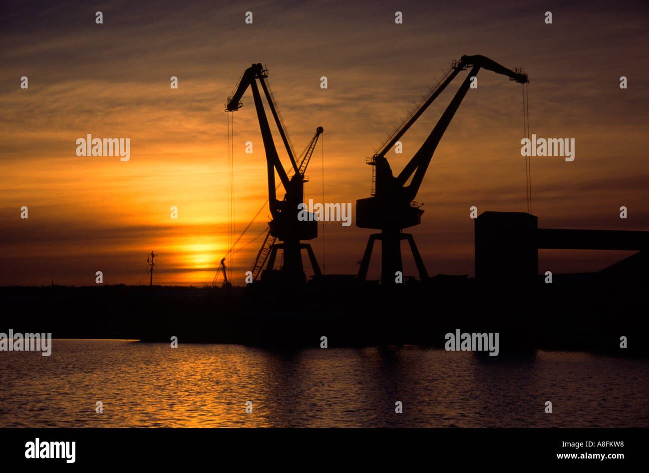 Birkenhead docks hi-res stock photography and images - Alamy