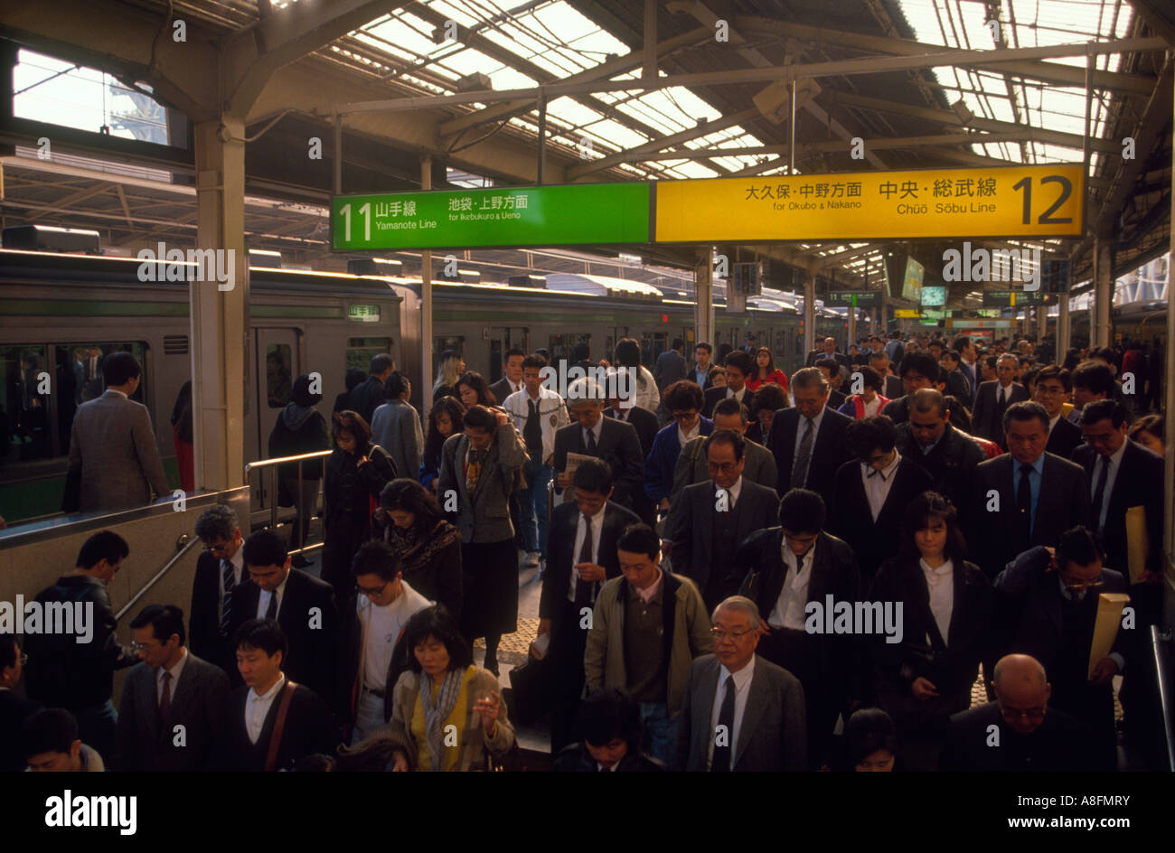 Tokyo subway rush hour door hi-res stock photography and images - Alamy