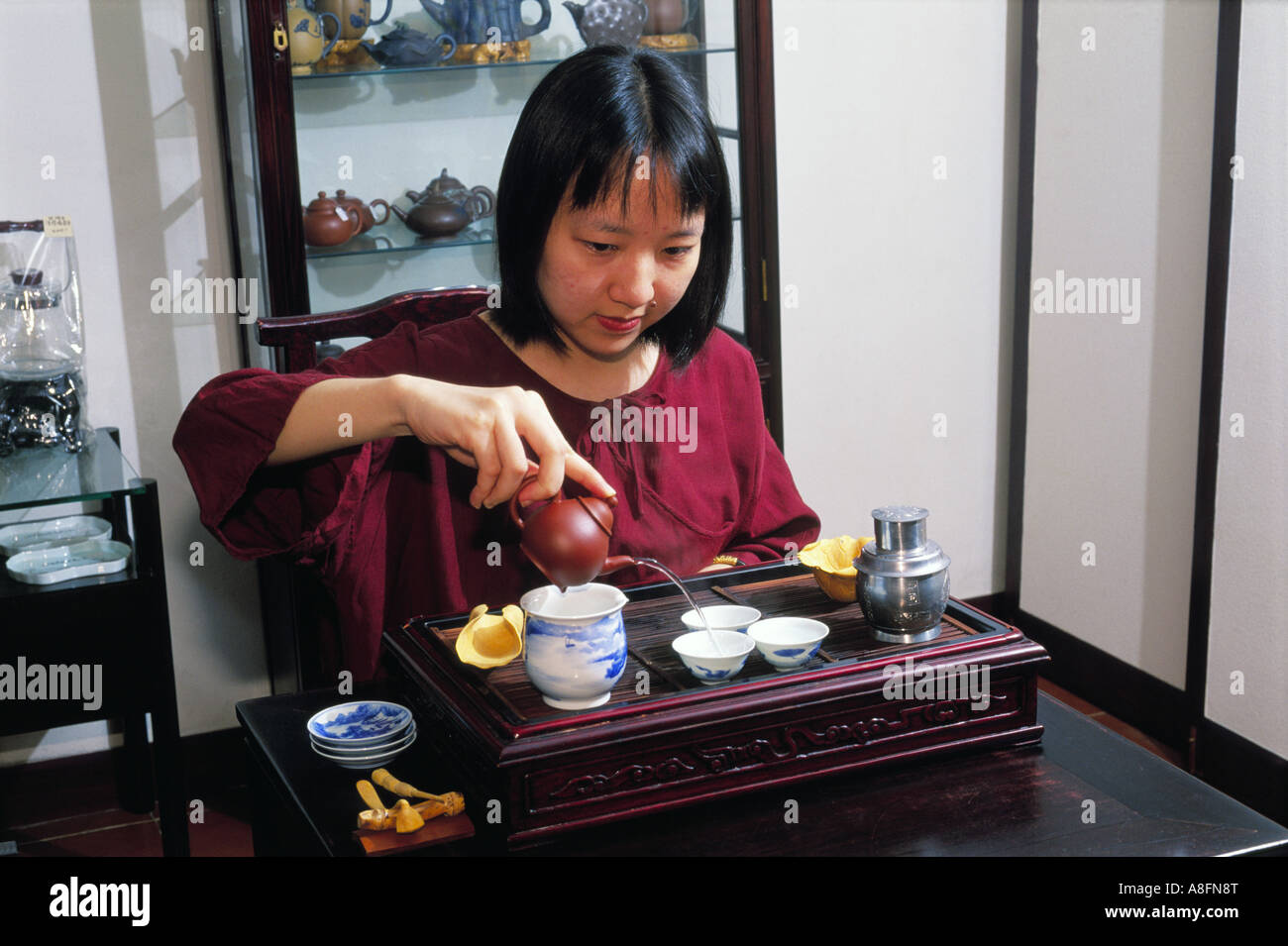 Chinese tea ceremony demonstration China Stock Photo - Alamy