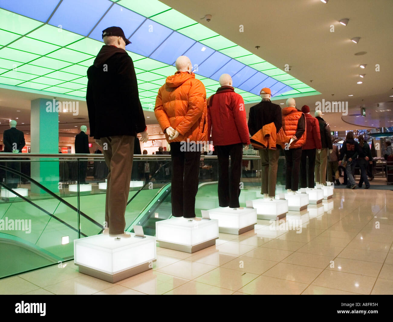 Fashion department store hi-res stock photography and images - Alamy