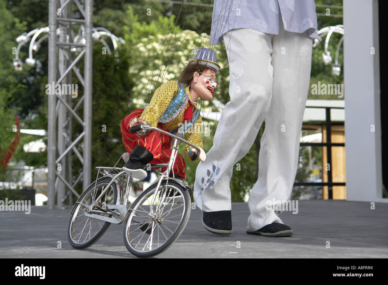 Puppet stage hi-res stock photography and images - Alamy