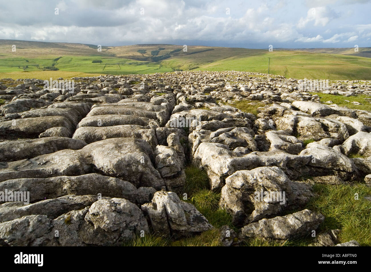 Limestone pavement above Langstrothdale, in the Yorkshire Dales ...