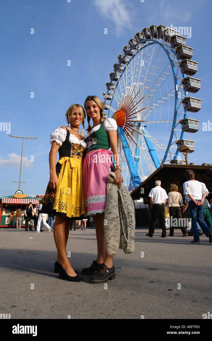 Oktoberfest girls in dirndl munich hi-res stock photography and images ...