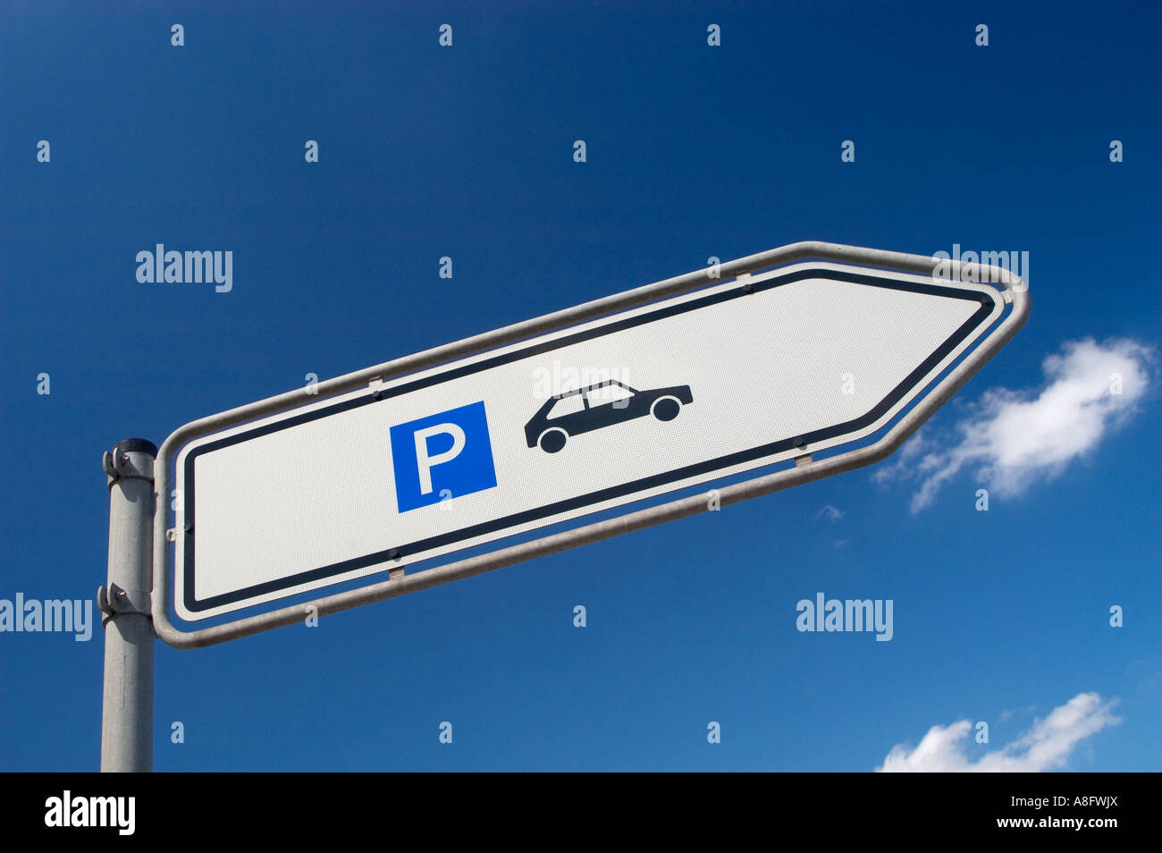 Sign parking place Stock Photo - Alamy