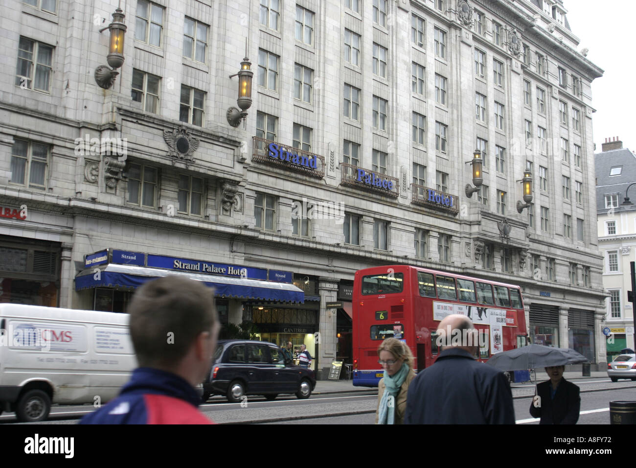 Strand palace hi-res stock photography and images - Alamy