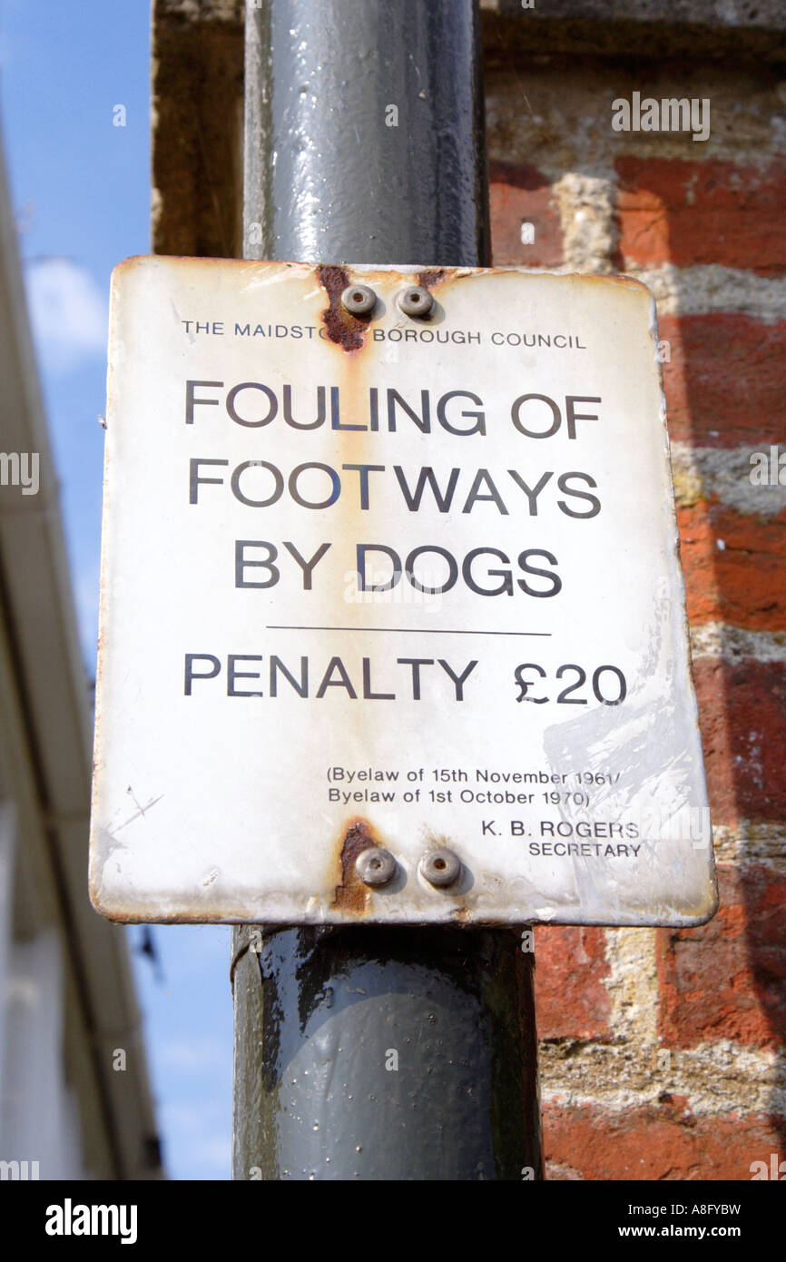 fouling of footways warning sign Stock Photo - Alamy