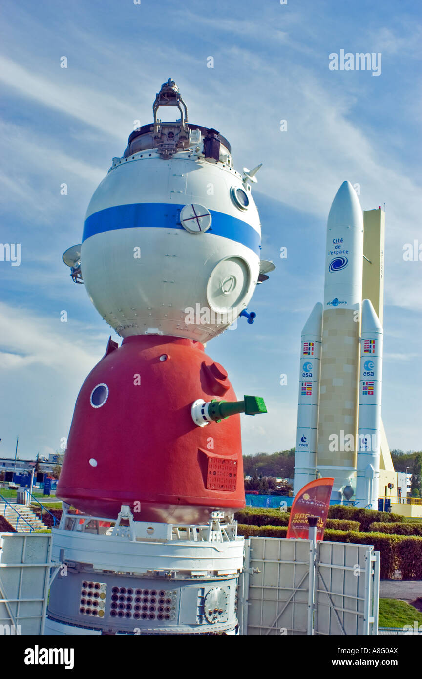 Satellite model earth observation hi-res stock photography and images ...