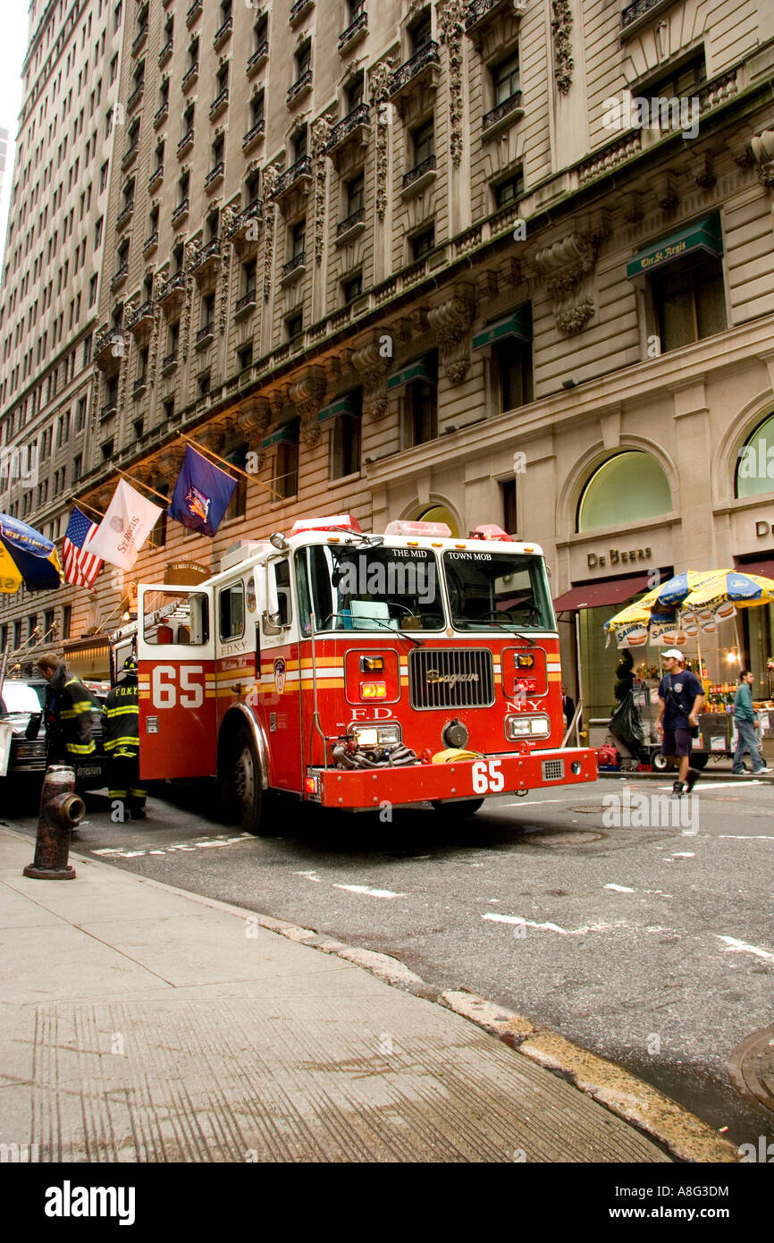 New York fire Engine near Times Square Stock Photo - Alamy