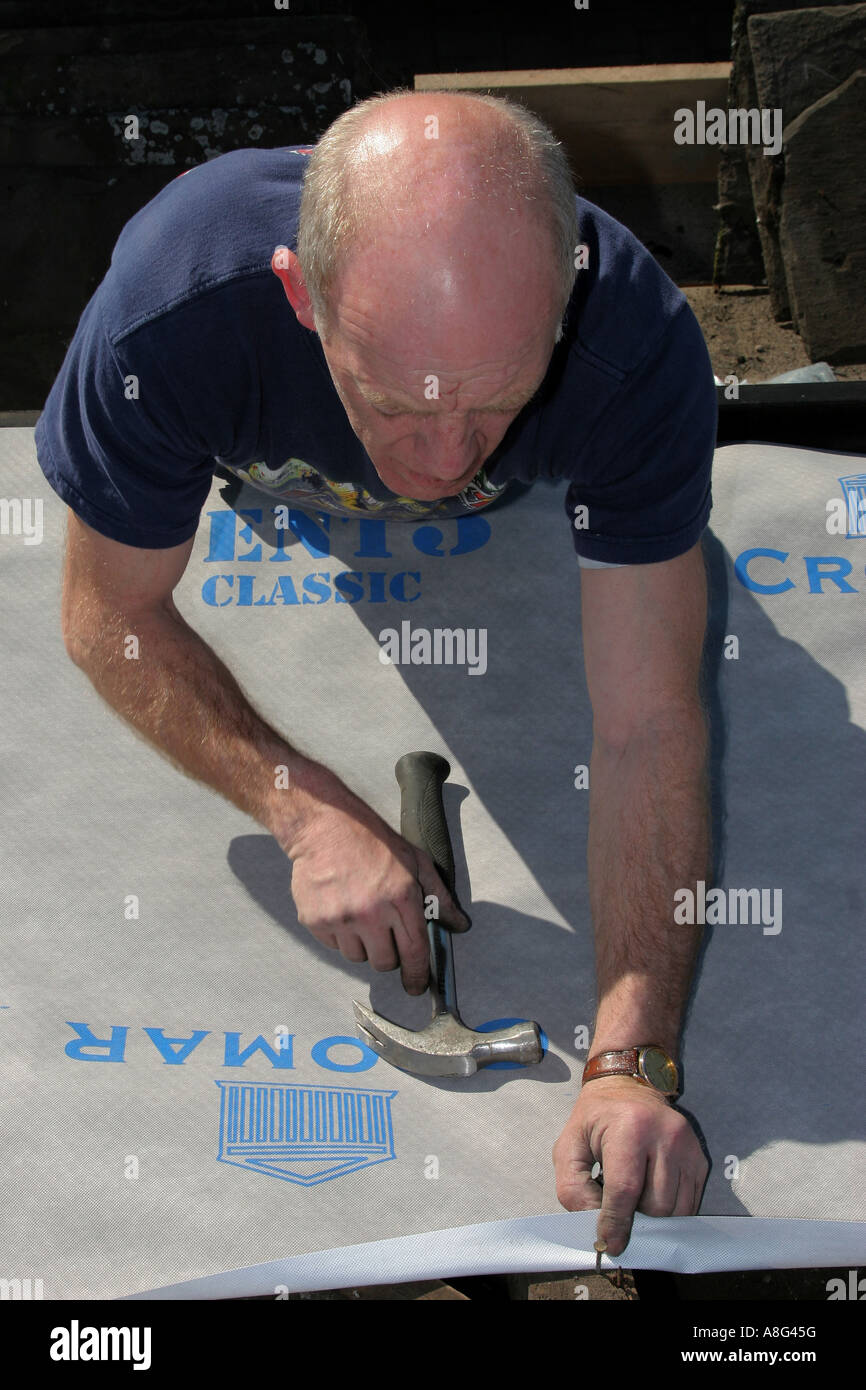 "Chris Eaves Roofer Stock Photo - Alamy