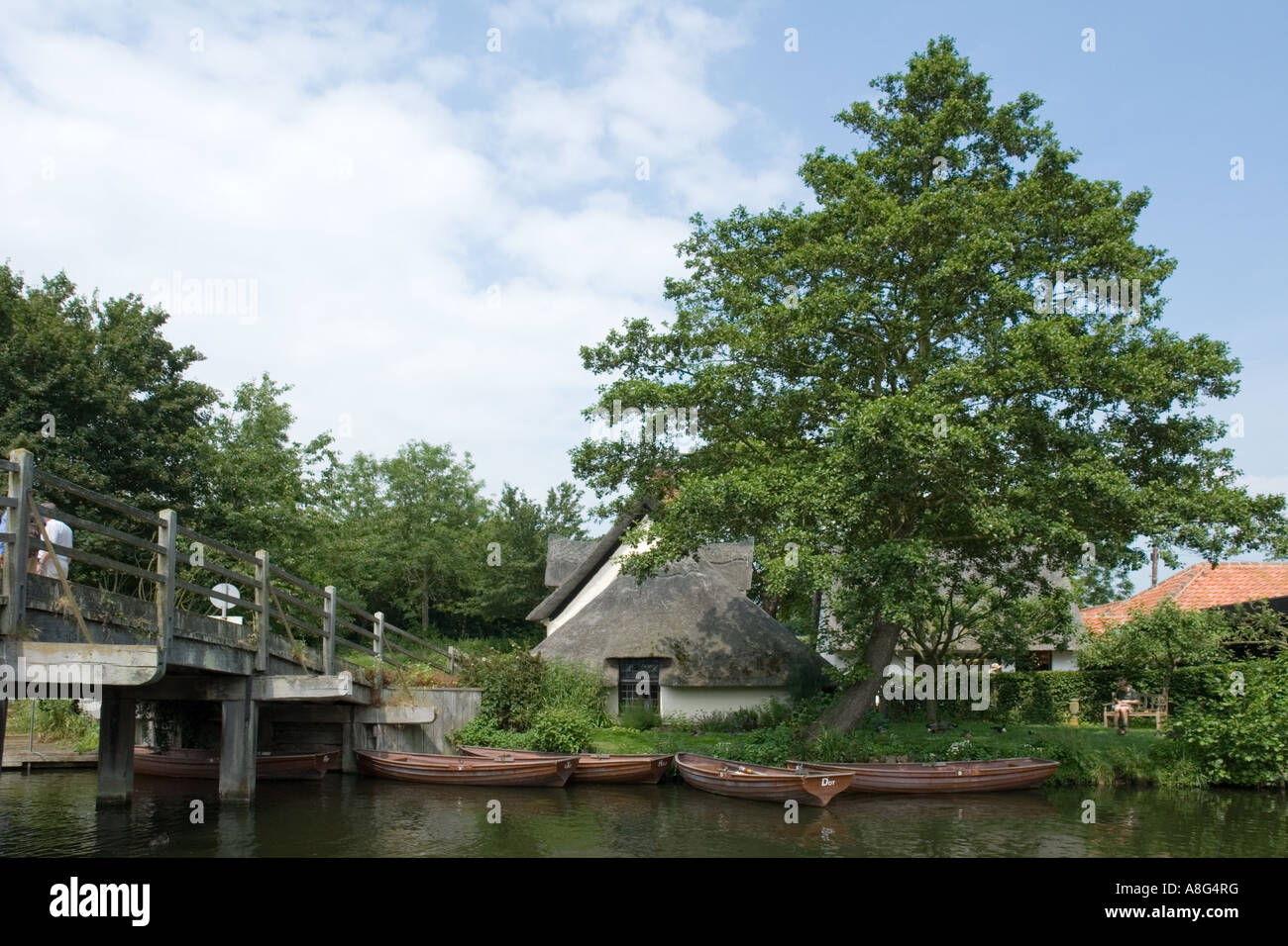 Constable Country: bridge and Bridge Cottage at Flatford Stock Photo ...