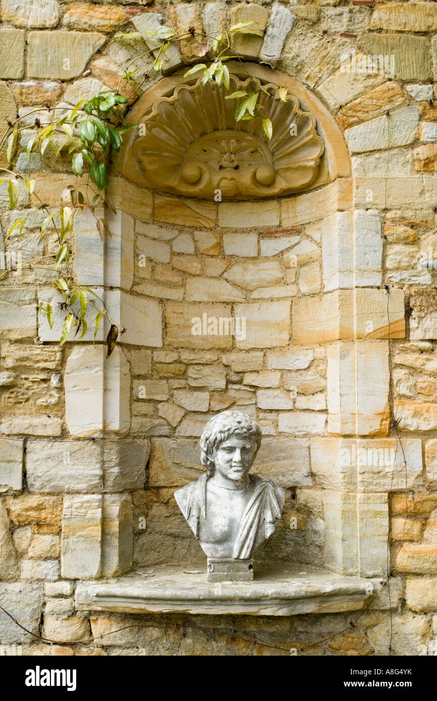 Classical sculpture in the grounds of Hever Castle Stock Photo - Alamy