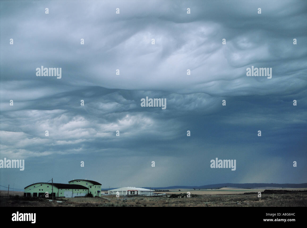 Heavy clouds hi-res stock photography and images - Alamy
