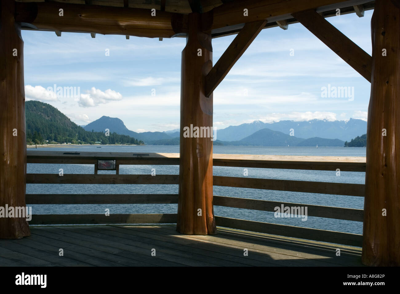 Shelter on the end of the pier in Gibsons Stock Photo - Alamy