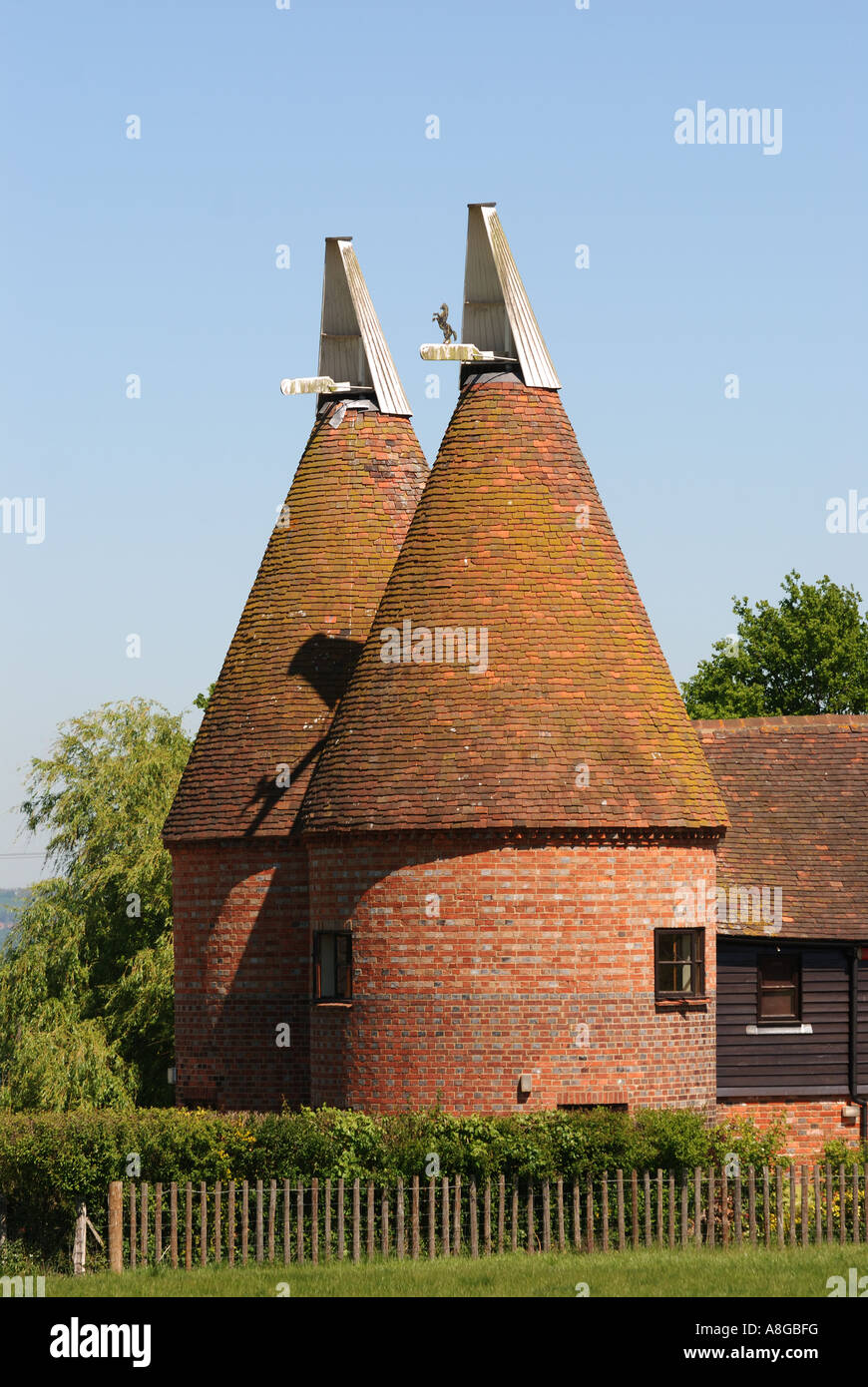 Oast house hi-res stock photography and images - Alamy