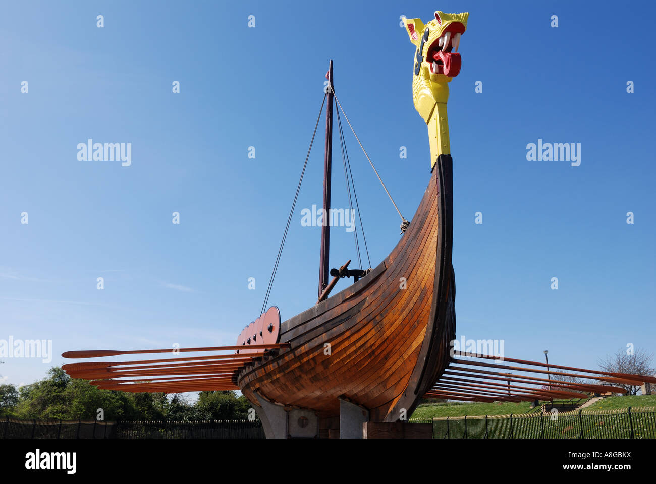Viking longboat hi-res stock photography and images - Alamy
