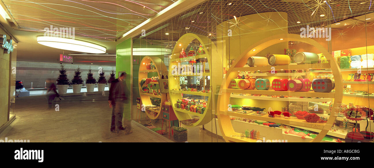 Istanbul shopping districts hi-res stock photography and images - Alamy