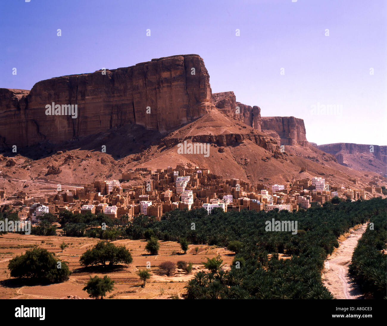 Yemen Hadramawt Wadi Doan village mountain scenery landscape Stock ...