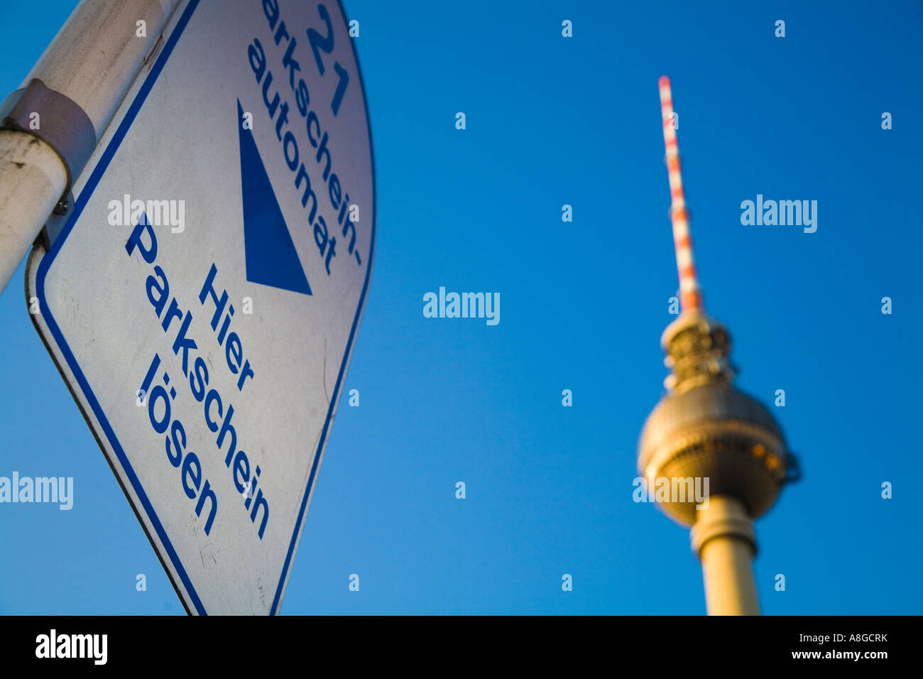 Pay park signboard hi-res stock photography and images - Alamy