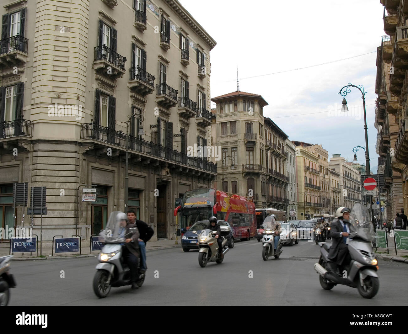 Scooters on via Roma Palermo Sicily Italy Stock Photo - Alamy