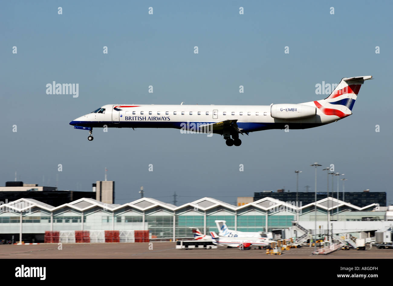 British airways embraer rj145 aircraft hi-res stock photography and ...