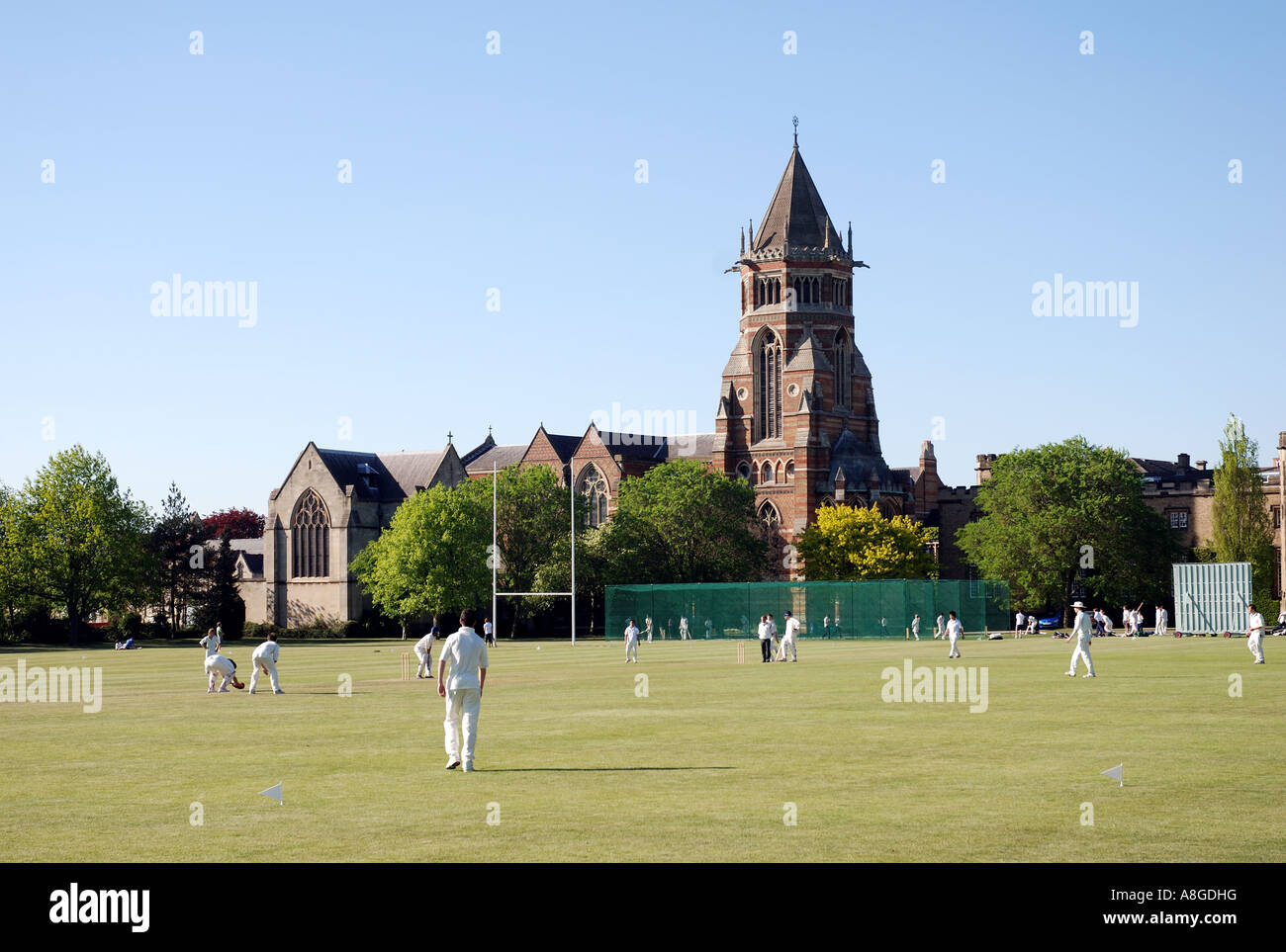 Boys playing rugby rugby school hi-res stock photography and images - Alamy