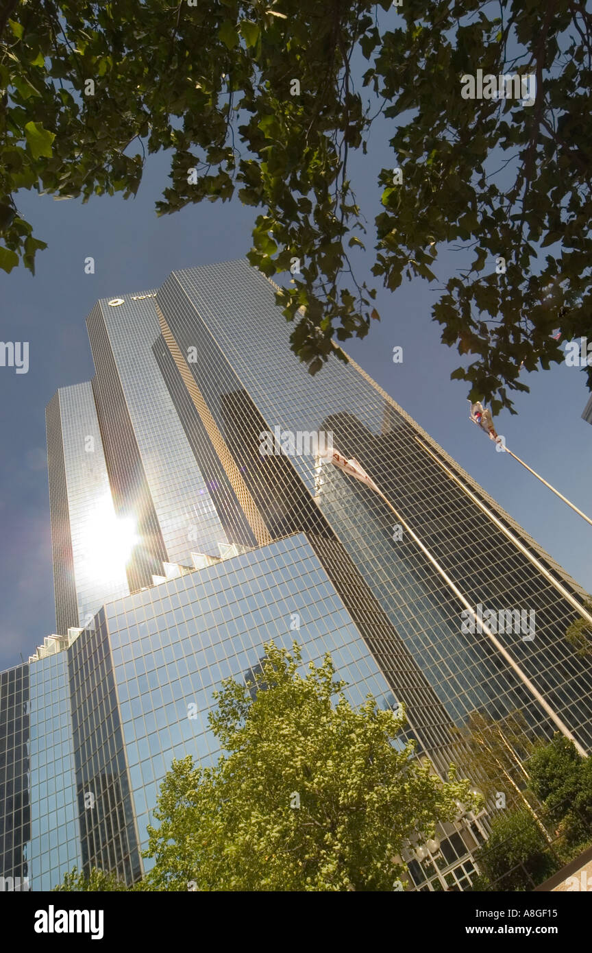skyscraper la defence paris france Stock Photo - Alamy