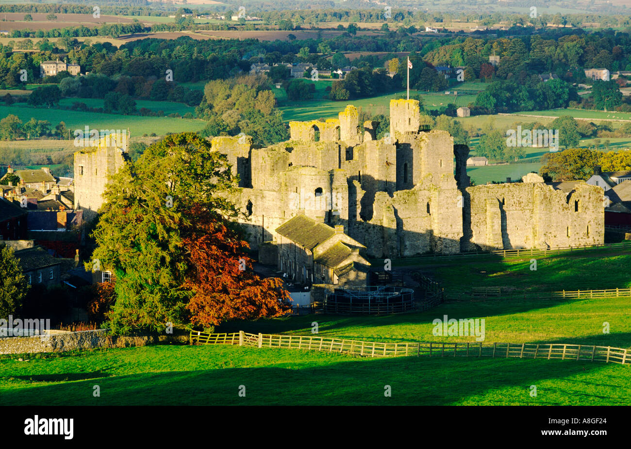 Medieval Norman Middleham Castle in Wensleydale, North Yorkshire, dates ...