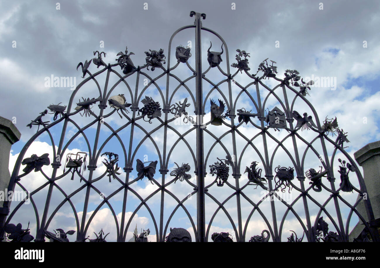 The Groundlings Gate London Stock Photo - Alamy