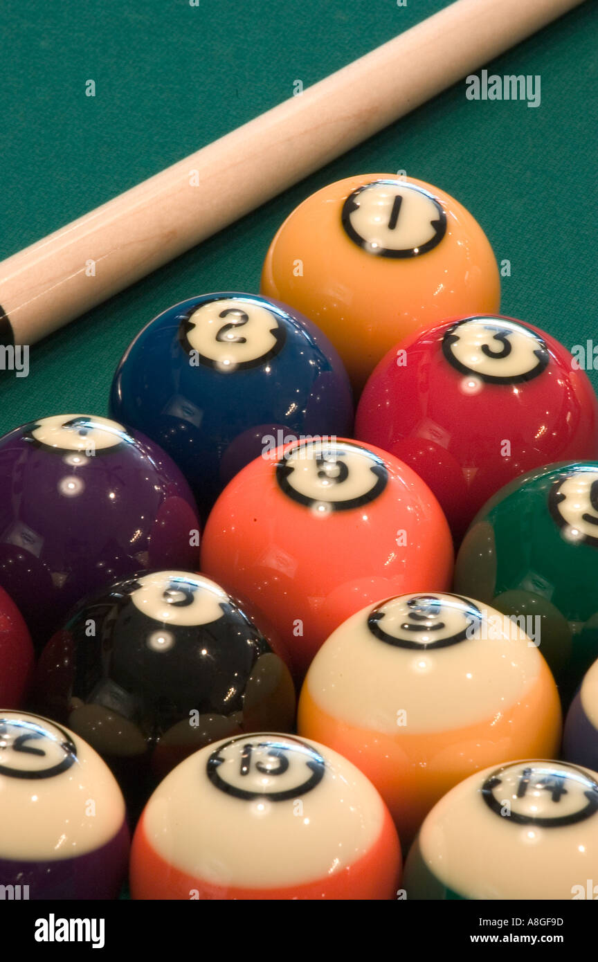 Racked pool balls hi-res stock photography and images - Alamy