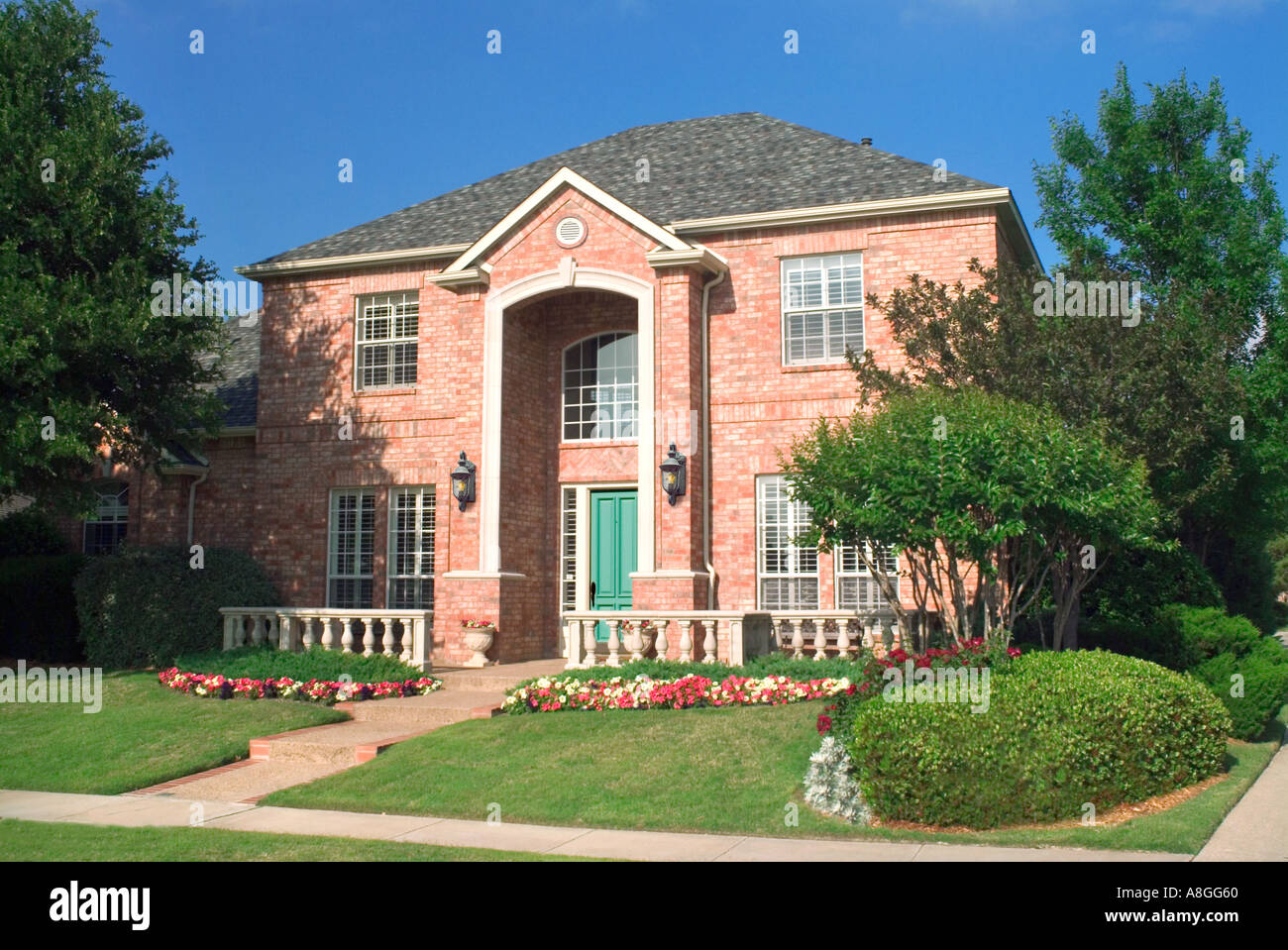 Generic house detached hi-res stock photography and images - Alamy