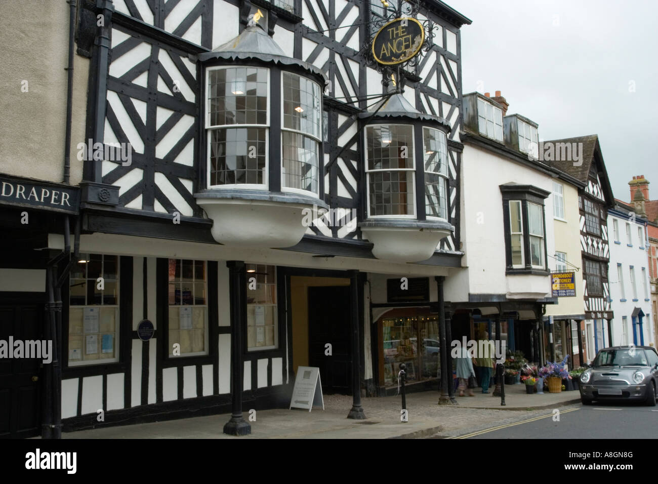 Angel pub hi-res stock photography and images - Alamy