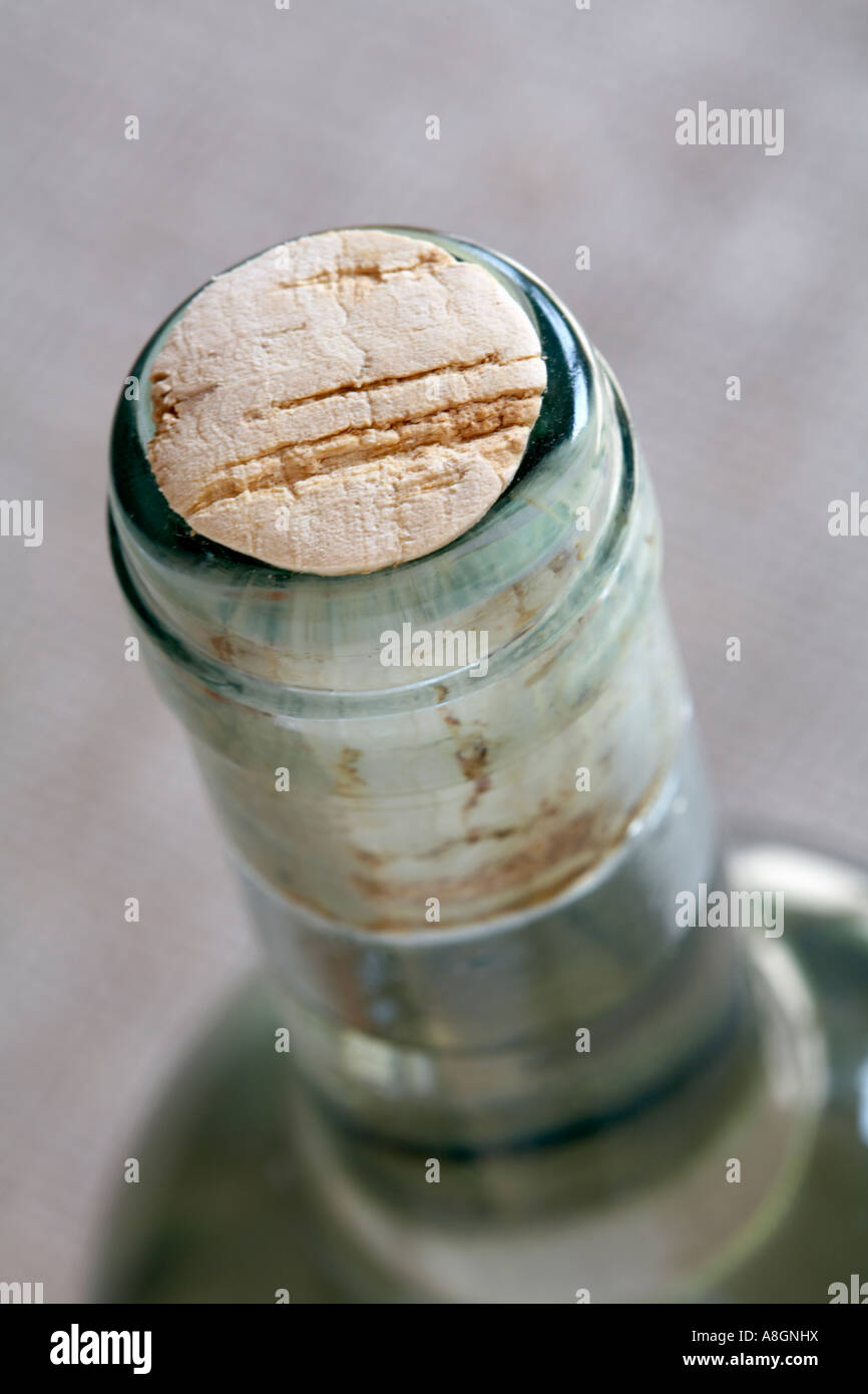 Bottle seal hi-res stock photography and images - Alamy
