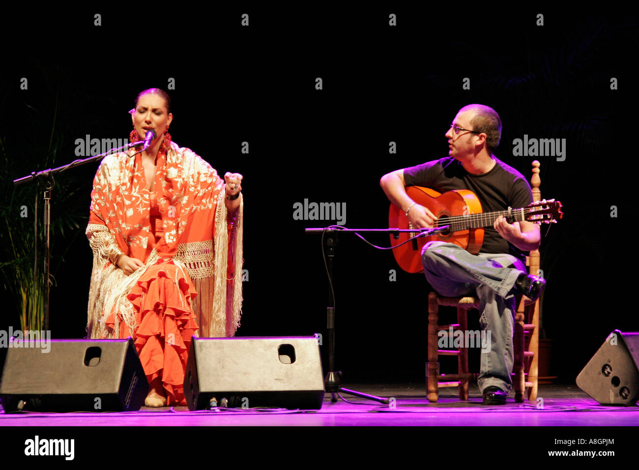 Flamenco tipico hi-res stock photography and images - Alamy