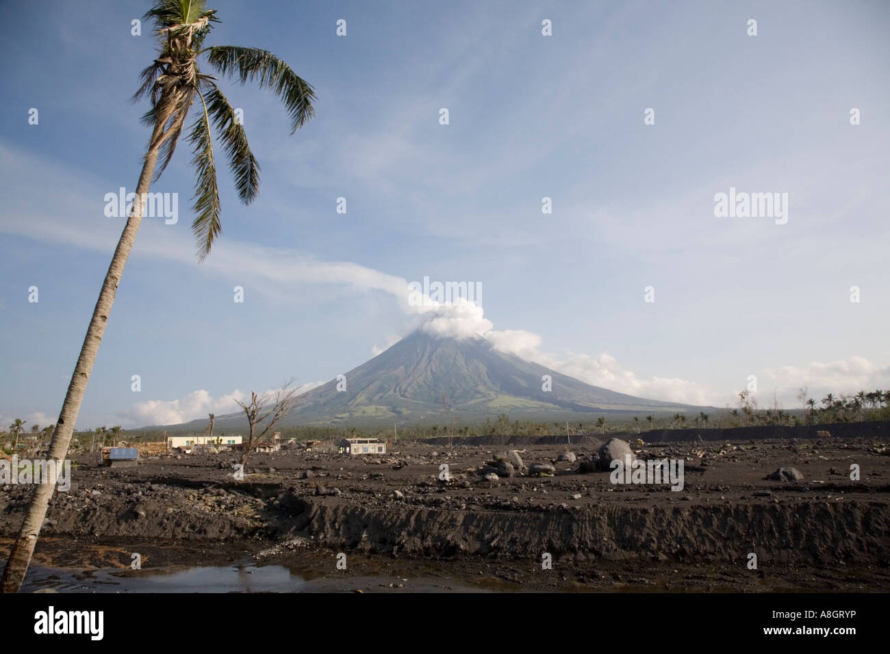 Mount Mayon Volcano, Legaspi, Philippines Stock Photo - Alamy