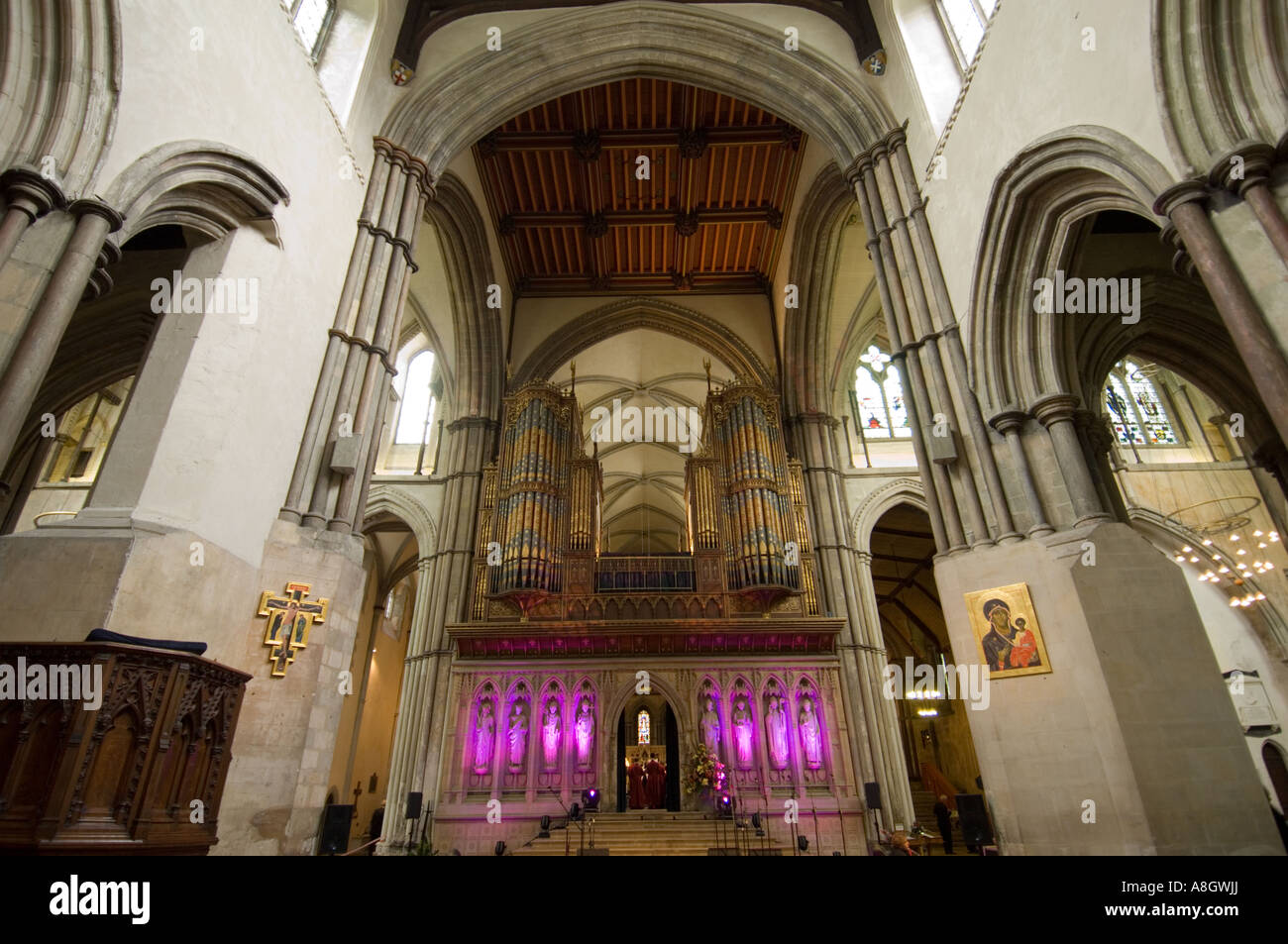 Interior Of Rochester Cathedral Stock Photos & Interior Of Rochester ...