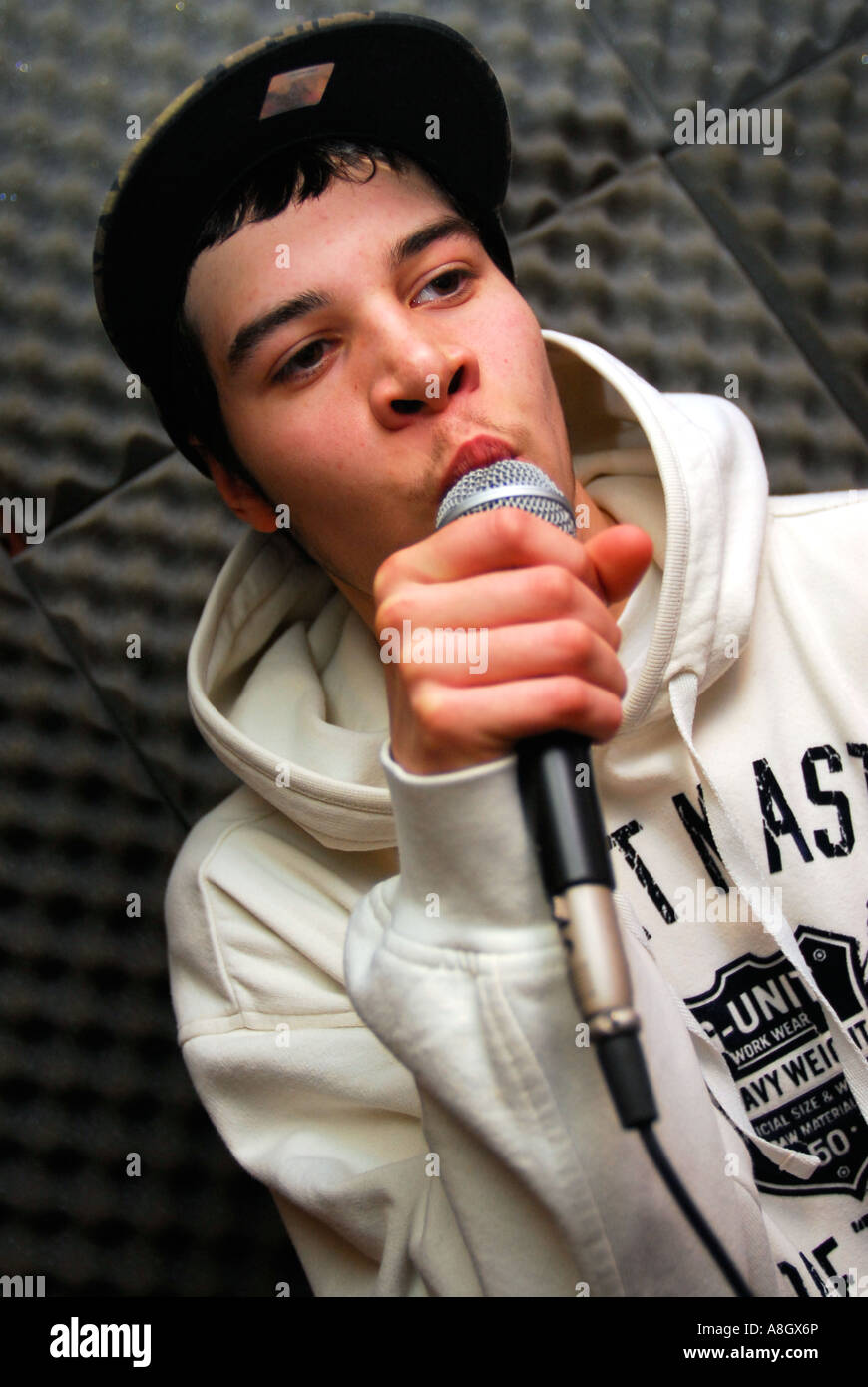 Rapping hi-res stock photography and images - Alamy