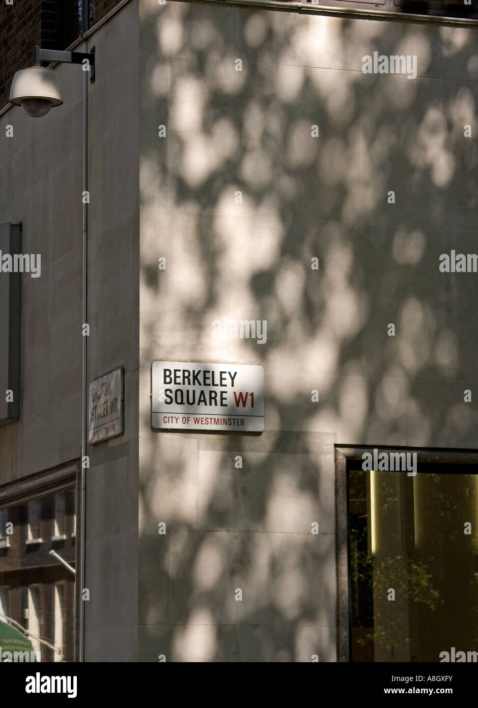 Berkeley Square street name sign and tree shadow, Berkeley Square ...